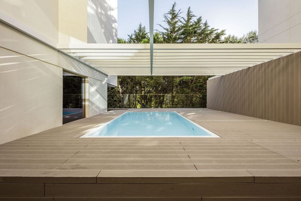 Architectural Innovation: The Facade of Essenza Residential Building by ...